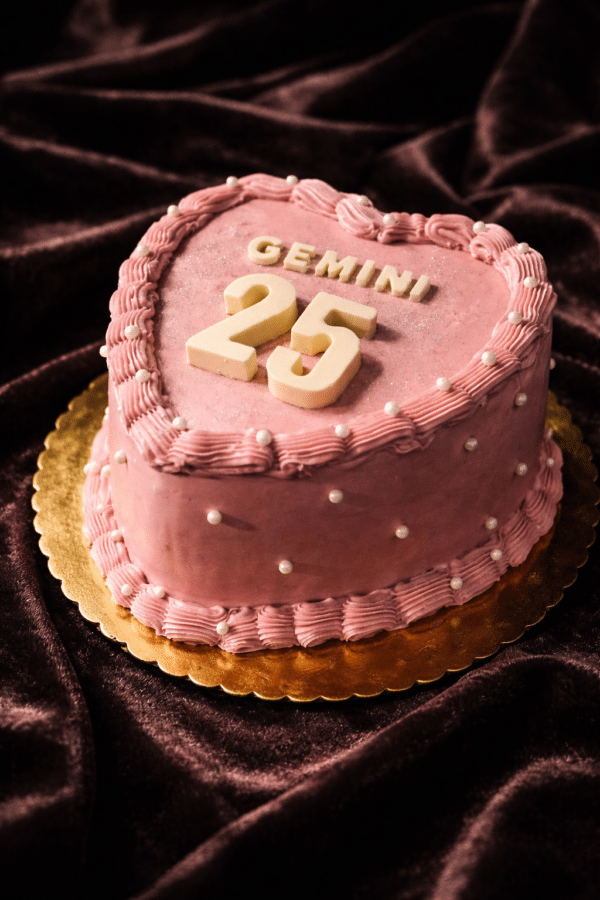 Vintage Style Cake NYC - Classic Buttercream Cake At Crumbly